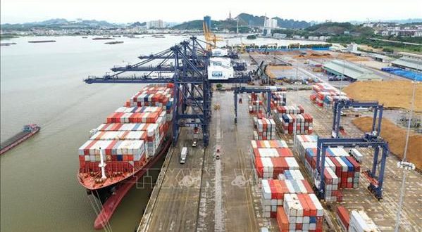Ship of world’s largest container shipping company docks at Cai Lan ...